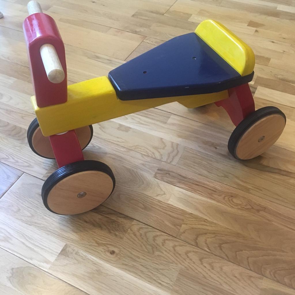 Traditional wooden push along bike in W6 London für 5,00 £ zum Verkauf ...