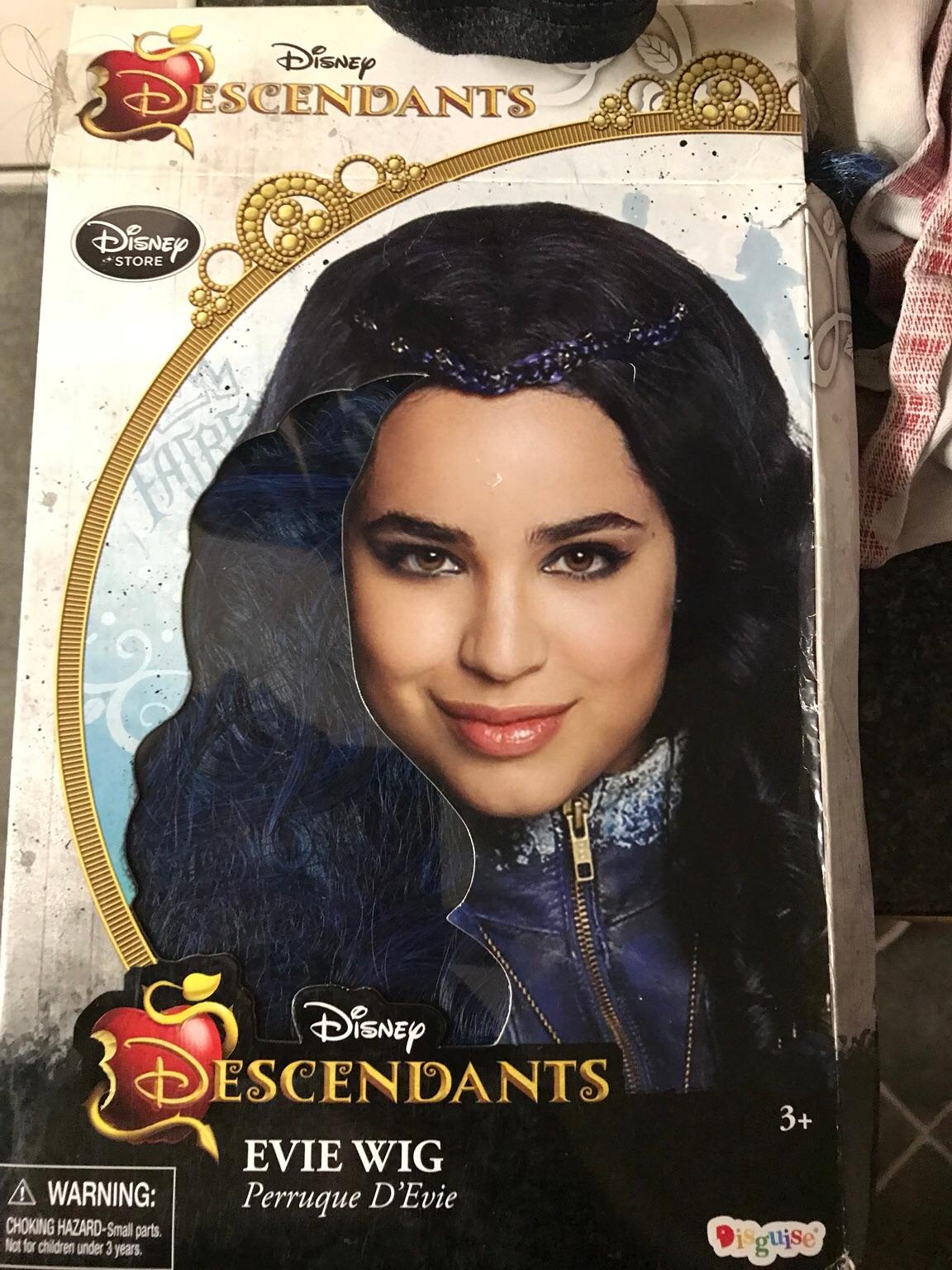 Disney Descendants Evie & Mal costumes & wig in WF12 Dewsbury für 35,00 ...