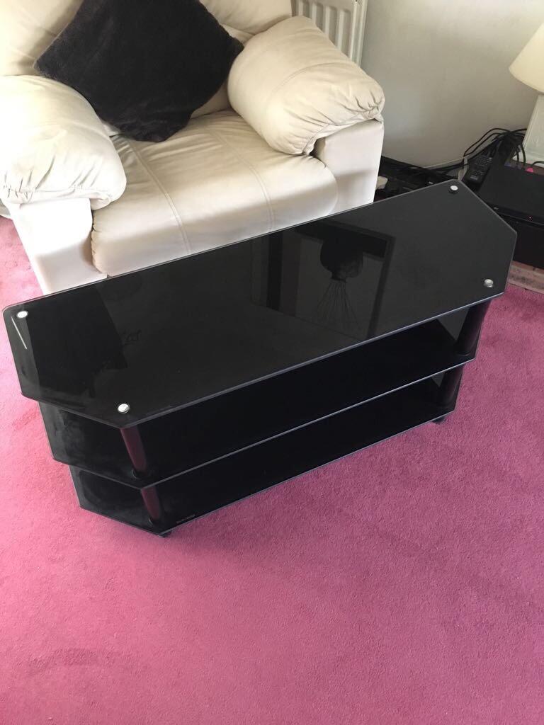 Large Glass Black TV Unit / Stand in RH2 Reigate für 15,00 £ zum ...