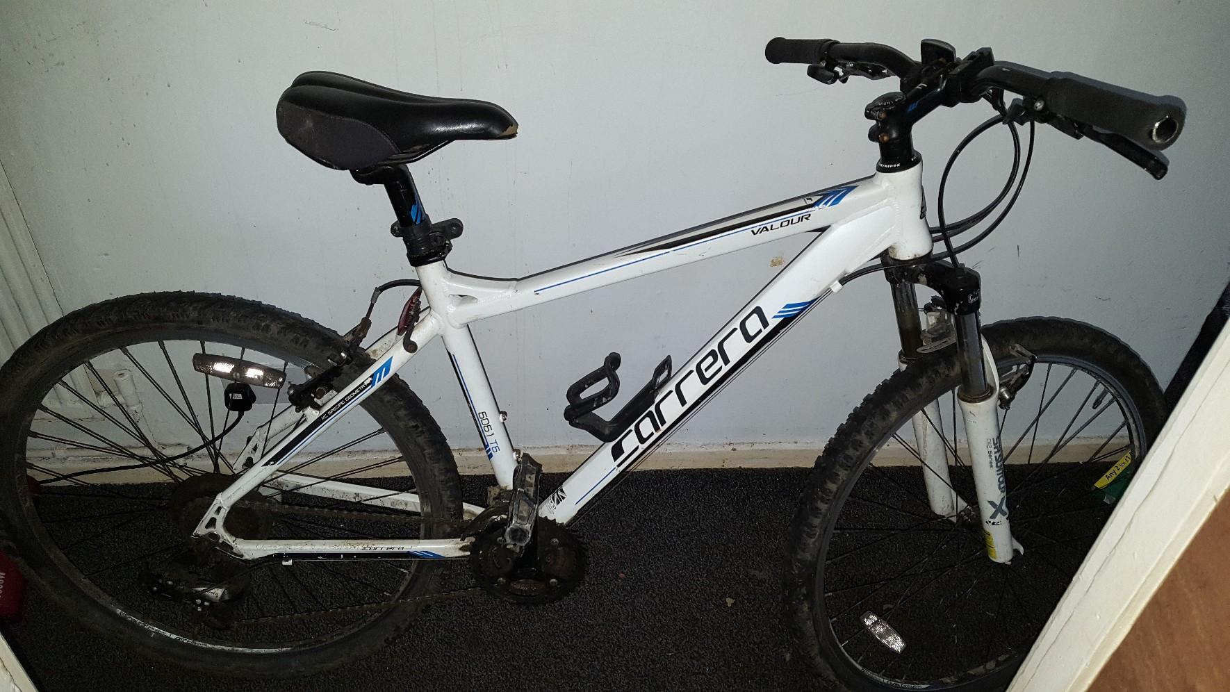 Carrera valour in white 26inch wheels in S64 Mexborough für 60,00 £ zum Verkauf | Shpock DE