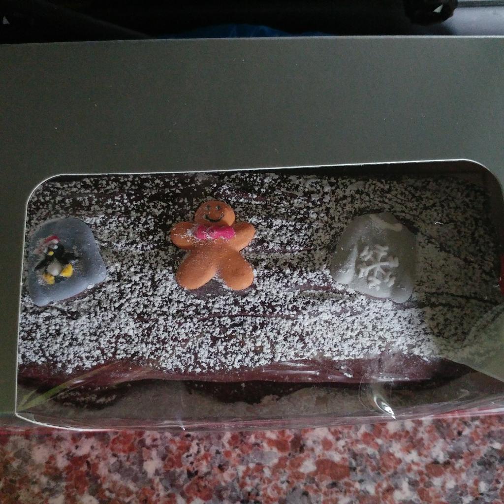 Fruit log cakes in PL2 Plymouth für £ 10,00 zum Verkauf | Shpock AT