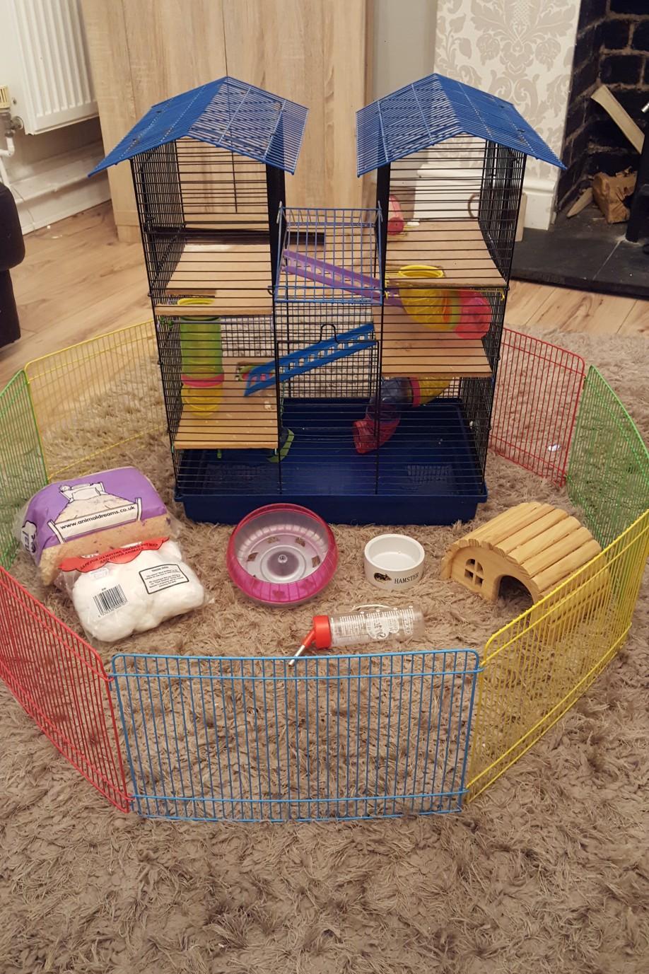 Hamster cage, playpen and accessories in South Derbyshire für £ 15,00 ...