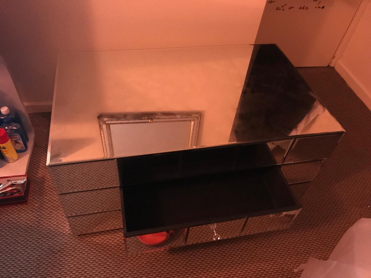 mirror table with drawer in NW7 London für 25,00 £ zum Verkauf | Shpock DE