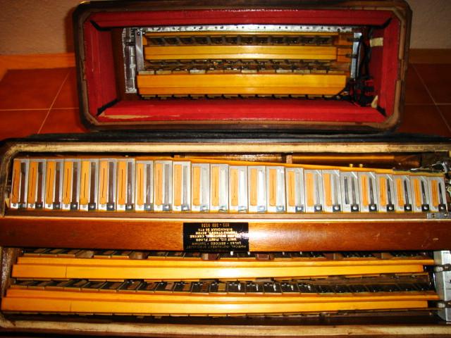 SONOLA SS 20 piano accordion Double cassotto in London für £ 4.250,00 ...
