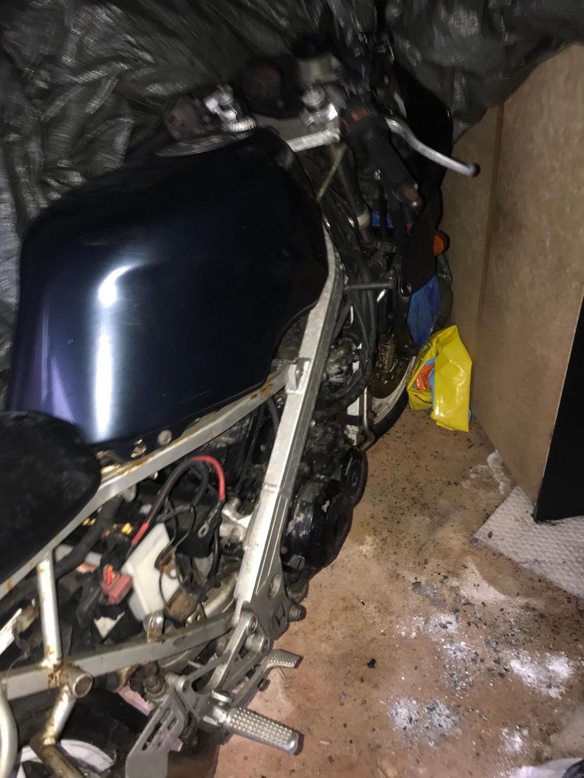 Honda VFR 400 NC24 classic project in KT14 Runnymede for £600.00 for ...