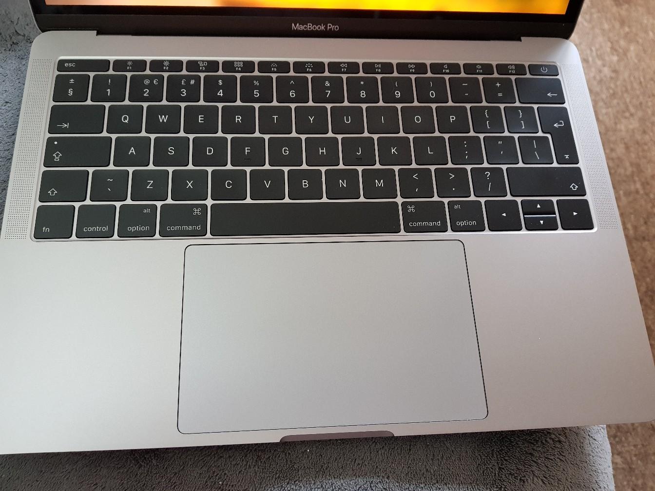 Apple MacBook late 2016 model so the new one in SS15 Basildon für £ 900 ...