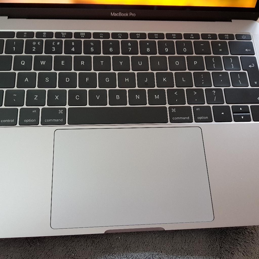 Apple MacBook late 2016 model so the new one in SS15 Basildon für £ 900 ...
