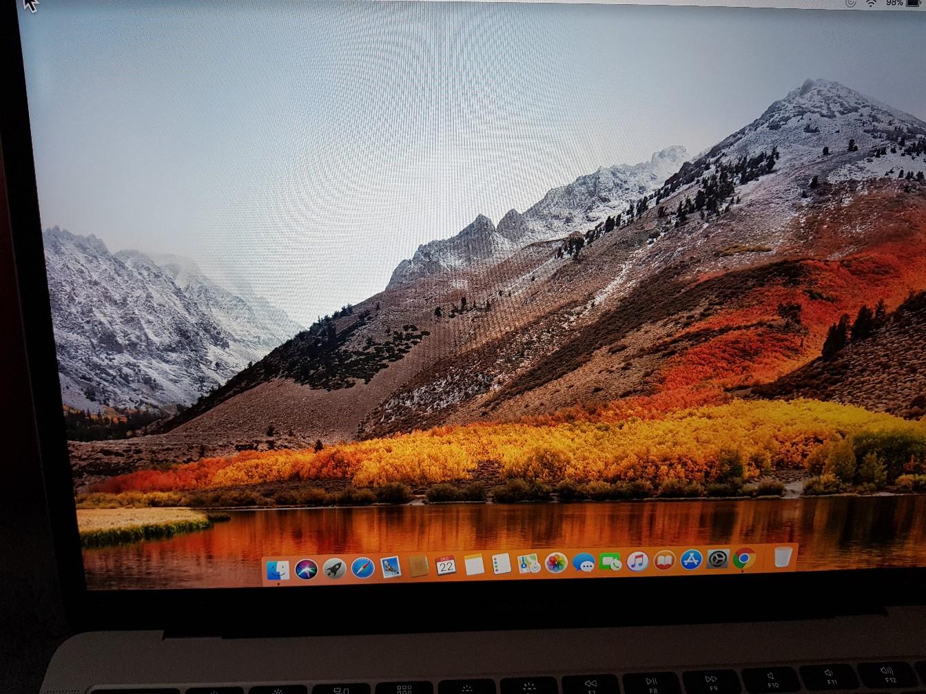 Apple MacBook late 2016 model so the new one in SS15 Basildon für £ 900 ...