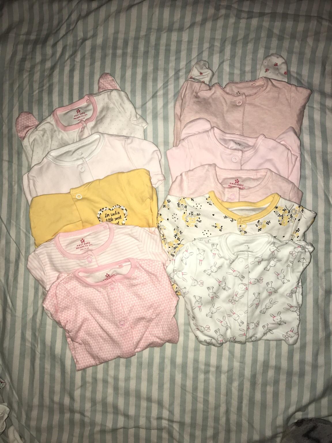 Baby grows (Girl) size newborn and first size in SW11 Wandsworth für 1 ...