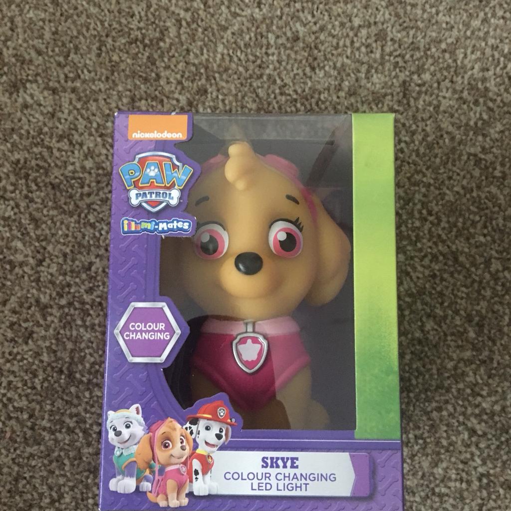 Paw Patrol Skye Colour Changing Light in RM10 Dagenham für £ 6,00 zum ...