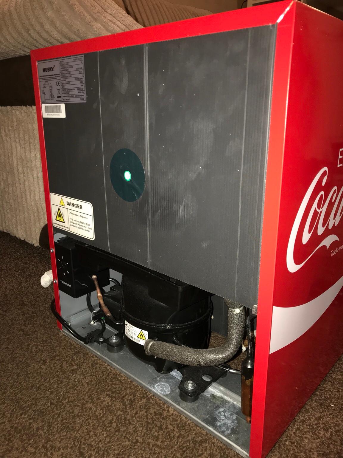 Husky Coca Cola mini fridge in WN7 Wigan für £ 50,00 zum Verkauf ...