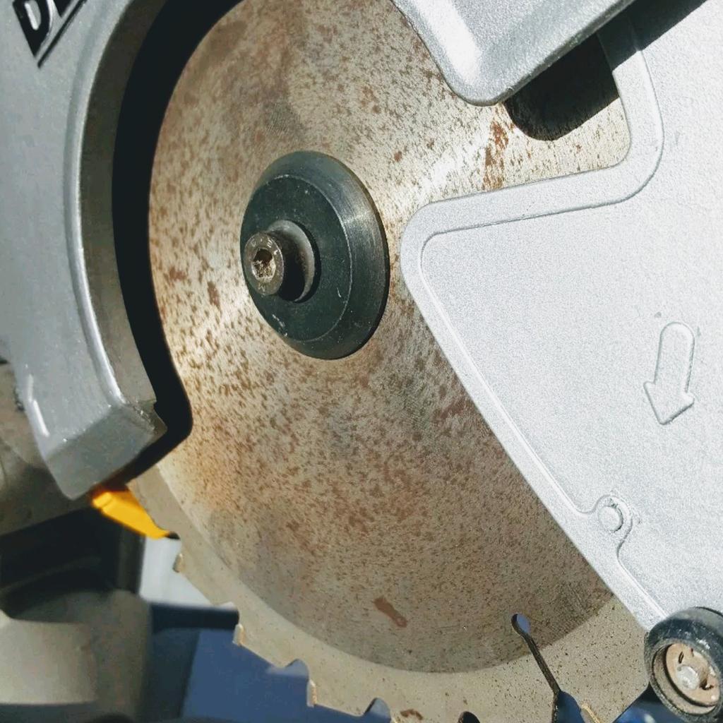 Dewalt DW777LX Mitre Chop Saw with SIP Stand in W2 Westminster für £ ...