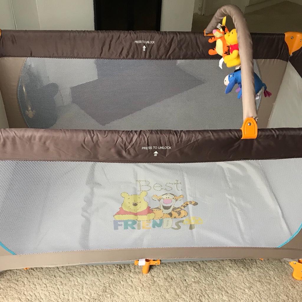 Disney Winnie the Pooh Travel Cot / Play Pen in RH8 Oxted für 20,00 ...