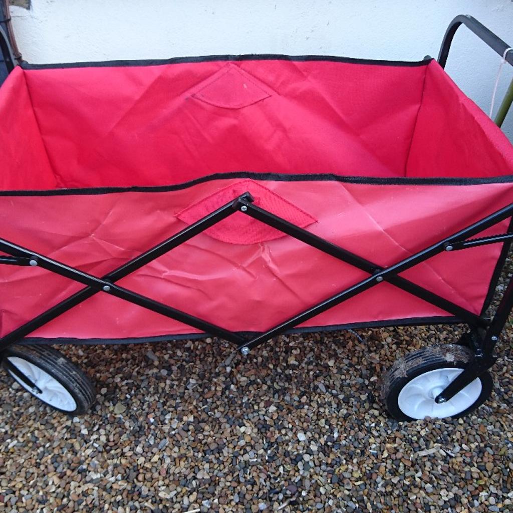 Foldable Garden Trolley Red in E2 Hamlets für £ 10,00 zum Verkauf ...