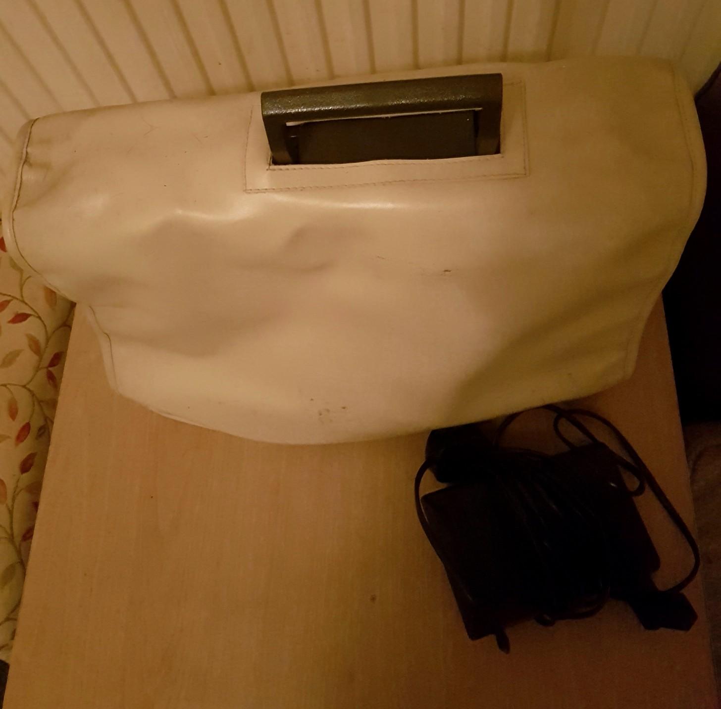 Singer 7101 Electric Sewing Machine in CF36 Pyle für 30,00 £ zum ...