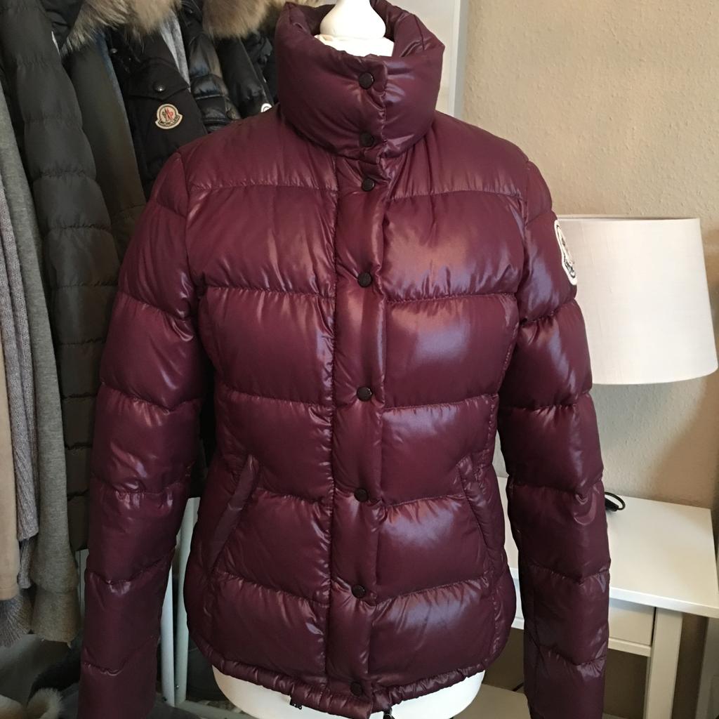 Moncler Daunenjacke Claire Bordeaux Gr.XS/S in 65205 Wiesbaden für 285,00 € zum Verkauf | Shpock DE