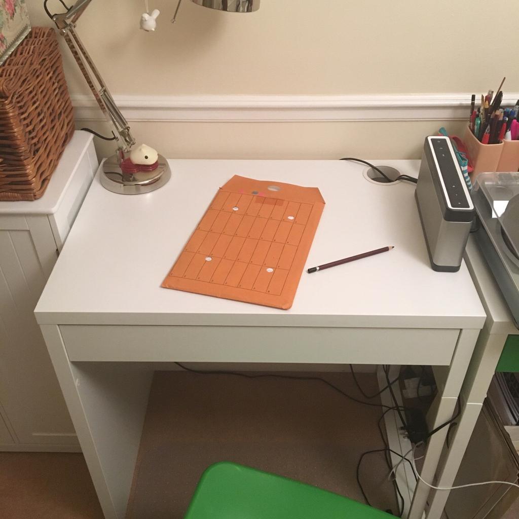 Desk in SE16 Southwark für 10,00 £ zum Verkauf | Shpock DE