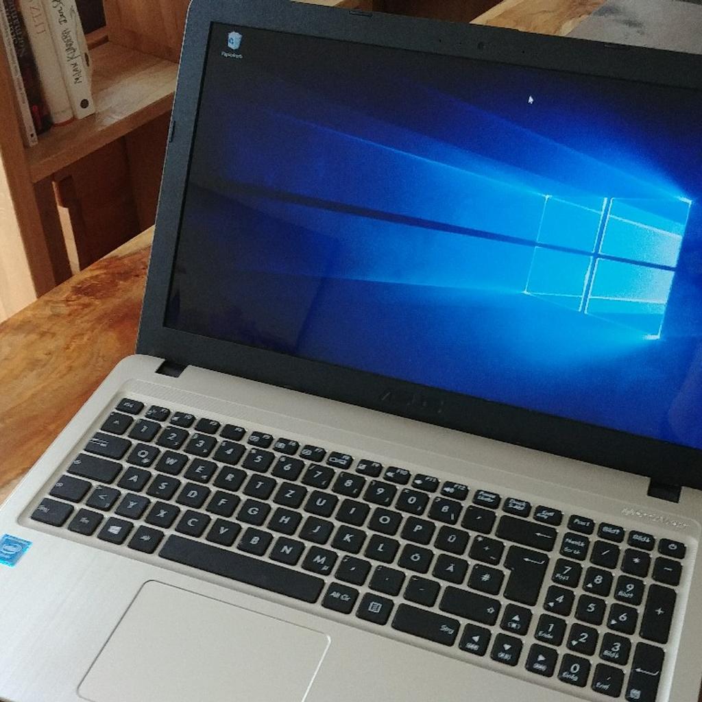 Asus 15.6" Laptop in 6803 Feldkirch für 80,00 € zum Verkauf | Shpock DE