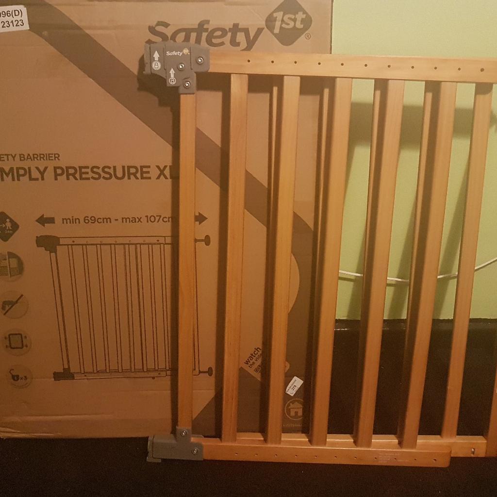 Wood safety gate in PR1 Preston für £ 10,00 zum Verkauf | Shpock AT