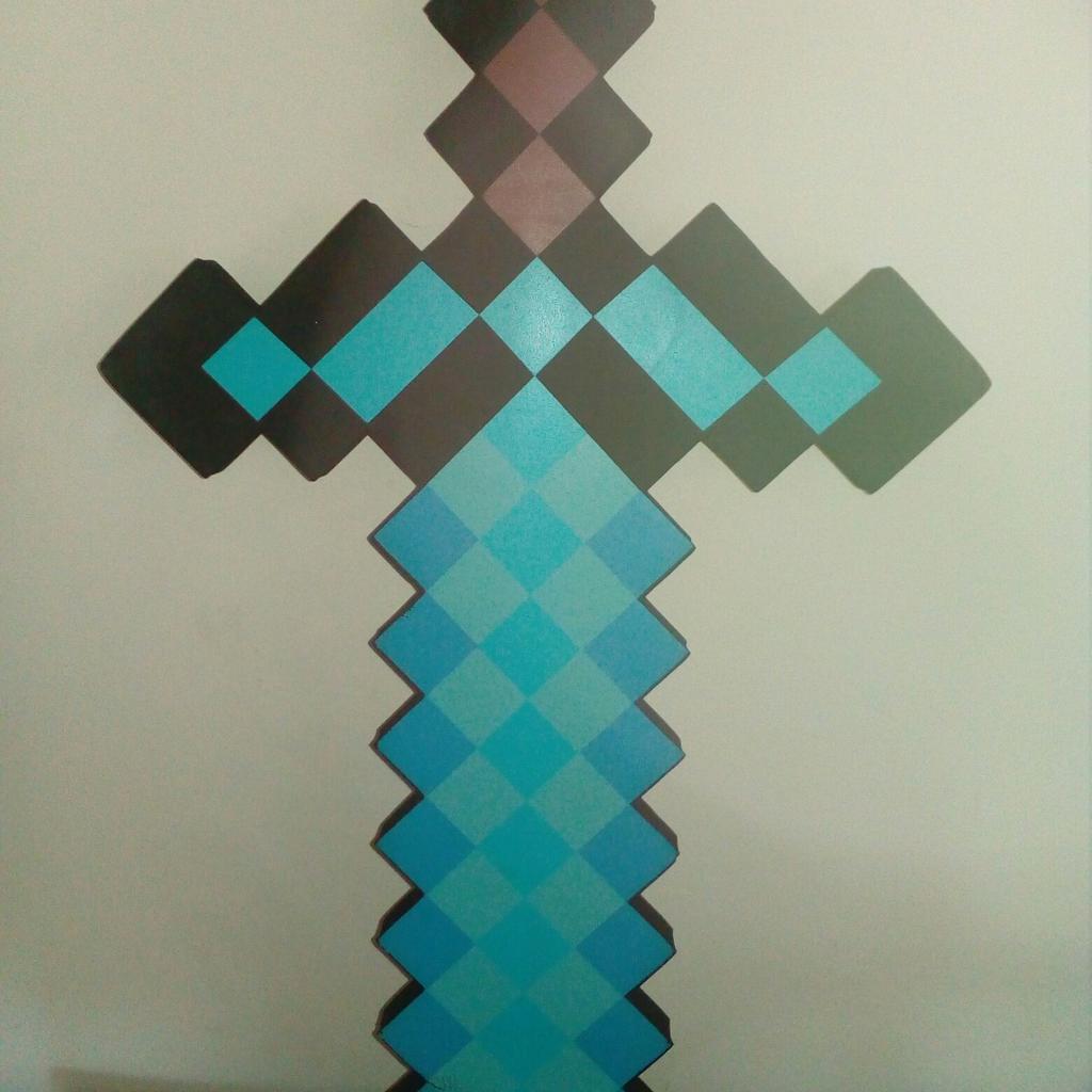 Minecraft diamond sword in The Bonners für £ 6,00 zum Verkauf | Shpock AT