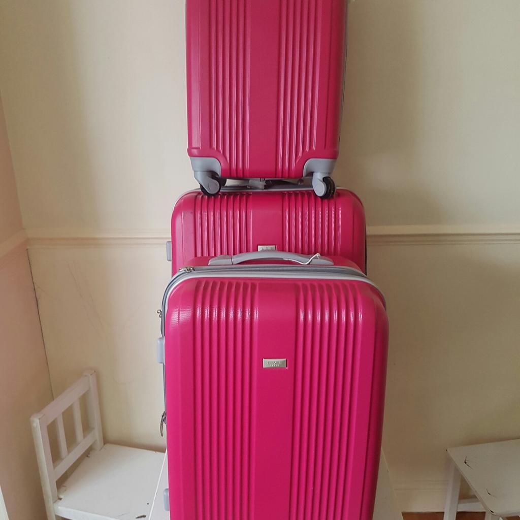 LYS PARIS 3 PIECE SUITCASE in W1J Westminster für £ 63,00 zum Verkauf ...