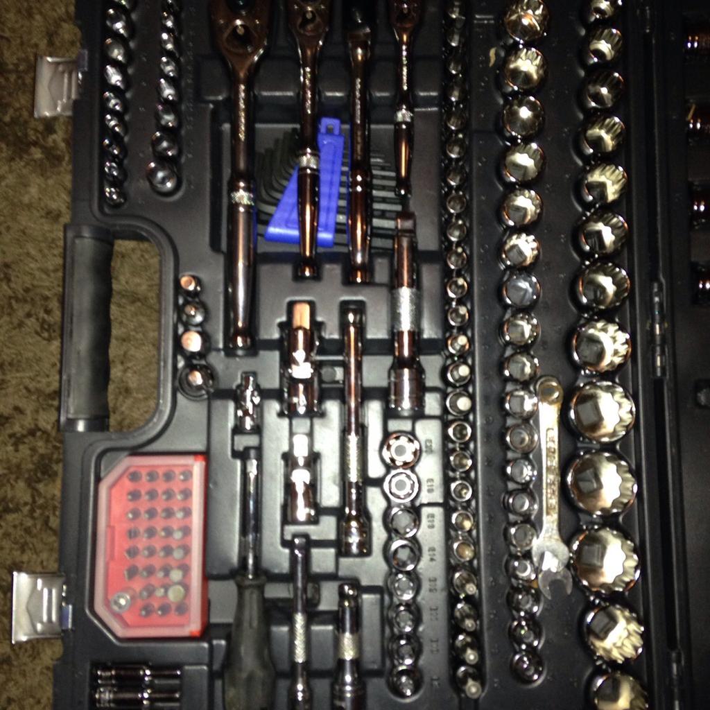 Halfords Advanced 200 piece socket set in B45 Birmingham für £ 250,00 ...