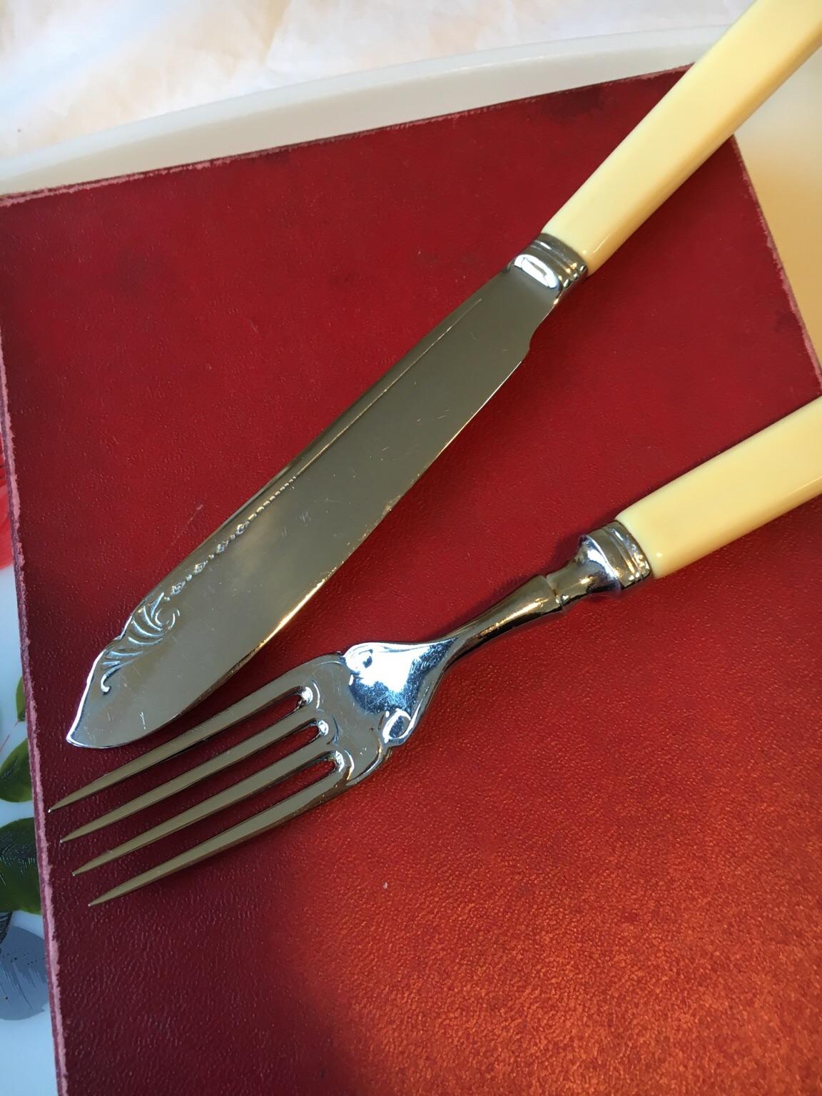 Vintage Bone Handle Knives and Forks Set in NG15 Ashfield für £ 20,00 zum Verkauf | Shpock AT
