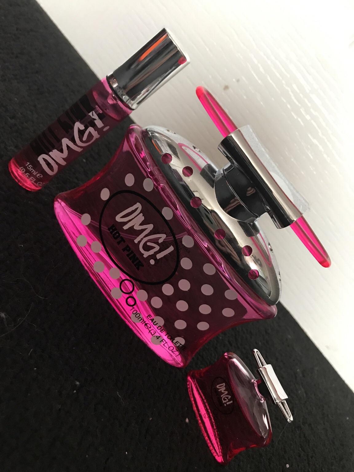 Omg hot pink perfume in BB2 Ewood für 3,00 £ zum Verkauf | Shpock DE
