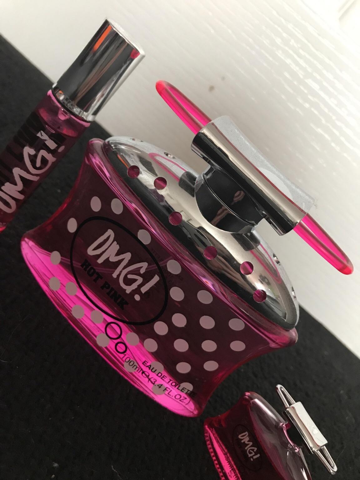 Omg hot pink perfume in BB2 Ewood für 3,00 £ zum Verkauf | Shpock DE