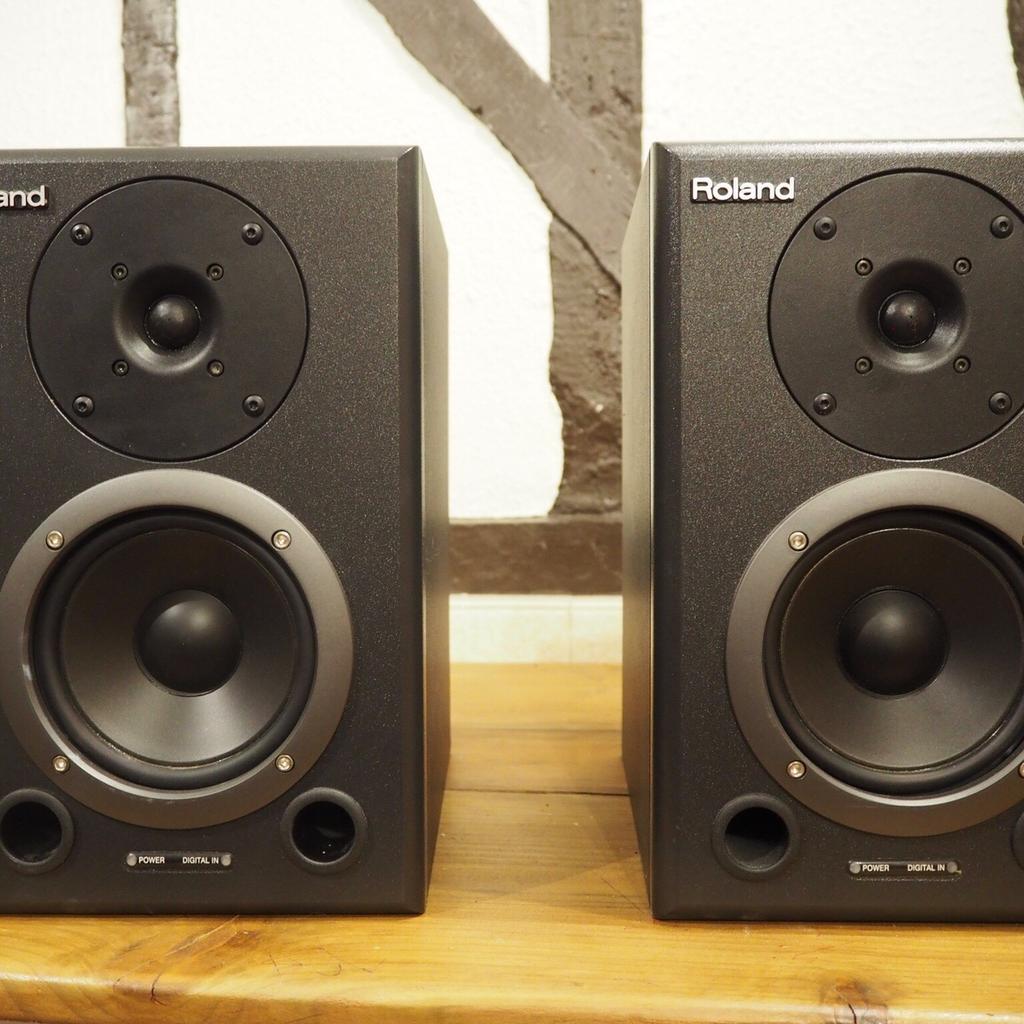 Roland DS-50A Studio Monitors in Uttlesford for £160.00 for sale | Shpock