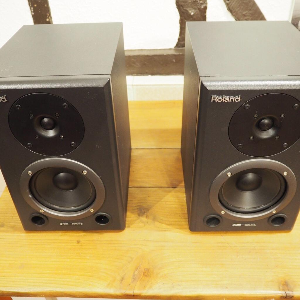 Roland DS-50A Studio Monitors in Uttlesford for £160.00 for sale | Shpock