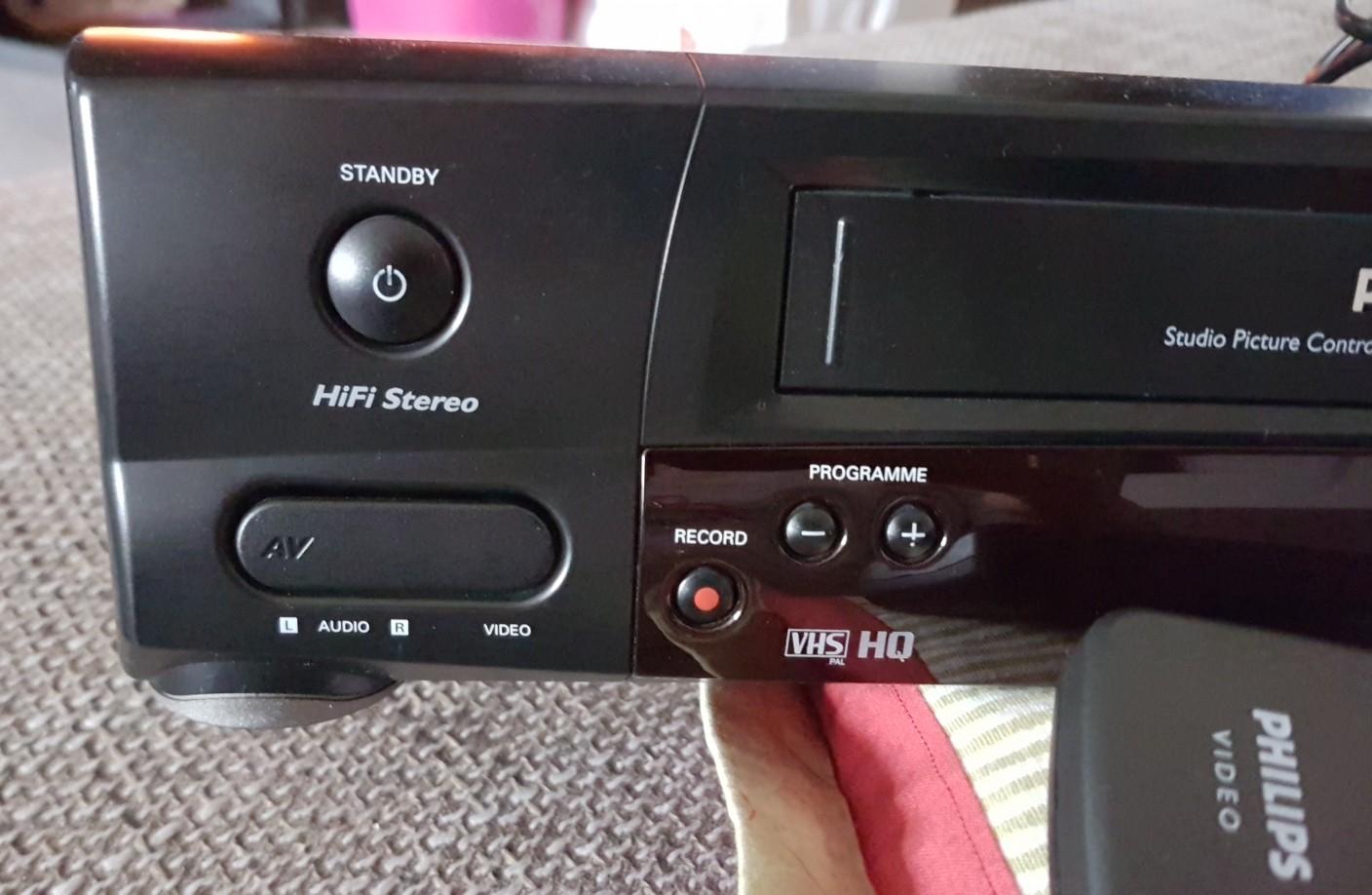 Philips VR 685 VHS Videorekorder in 69181 Leimen für 1,00 € zum Verkauf ...