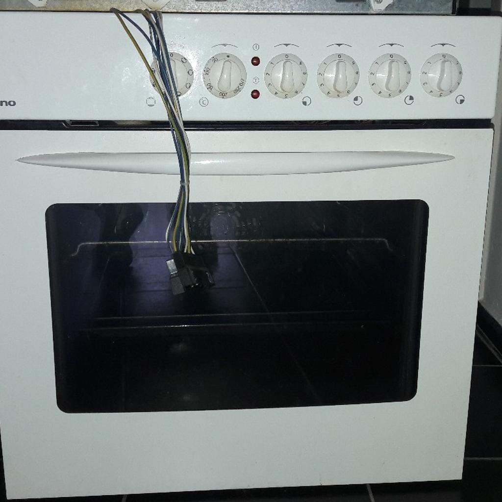 EINBAU BACKOFEN MIT CERANFELD in 4800 Attnang-Puchheim für 40,00 € zum ...
