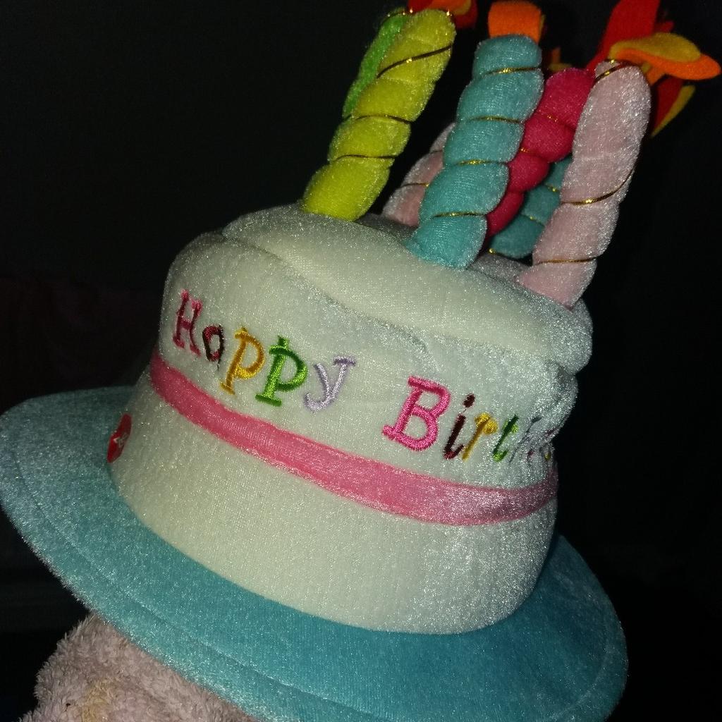 Happy Birthday musical hat in DN1 Doncaster für 1,00 £ zum Verkauf ...