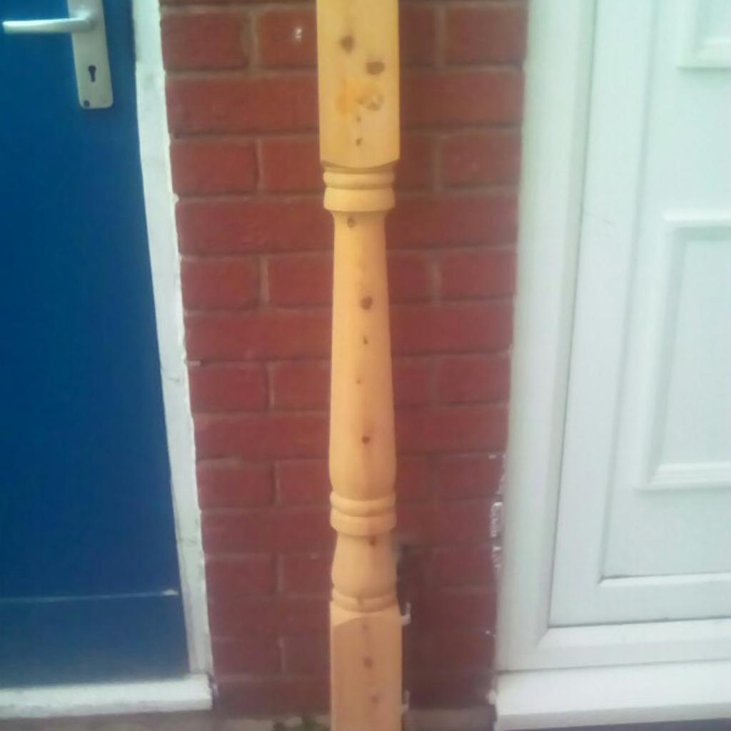 Half Pine Newel Post in WV8 Wolverhampton für 7,50 £ zum Verkauf ...