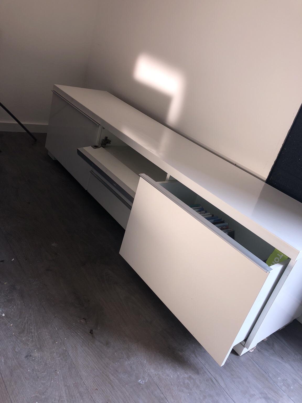 Ikea BESTÅ BURS gloss white TV unit in B67 Sandwell für 85,00 £ zum Verkauf | Shpock DE