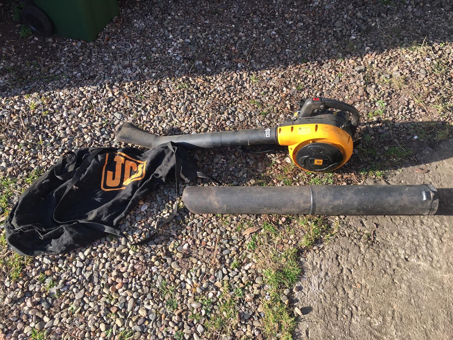 JCB 2 stroke petrol leaf blower, garden vac. in South Staffordshire für ...