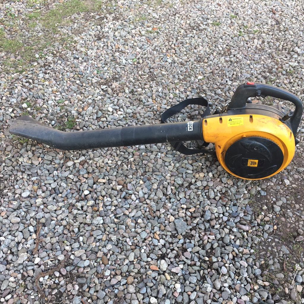 JCB 2 stroke petrol leaf blower, garden vac. in South Staffordshire für ...