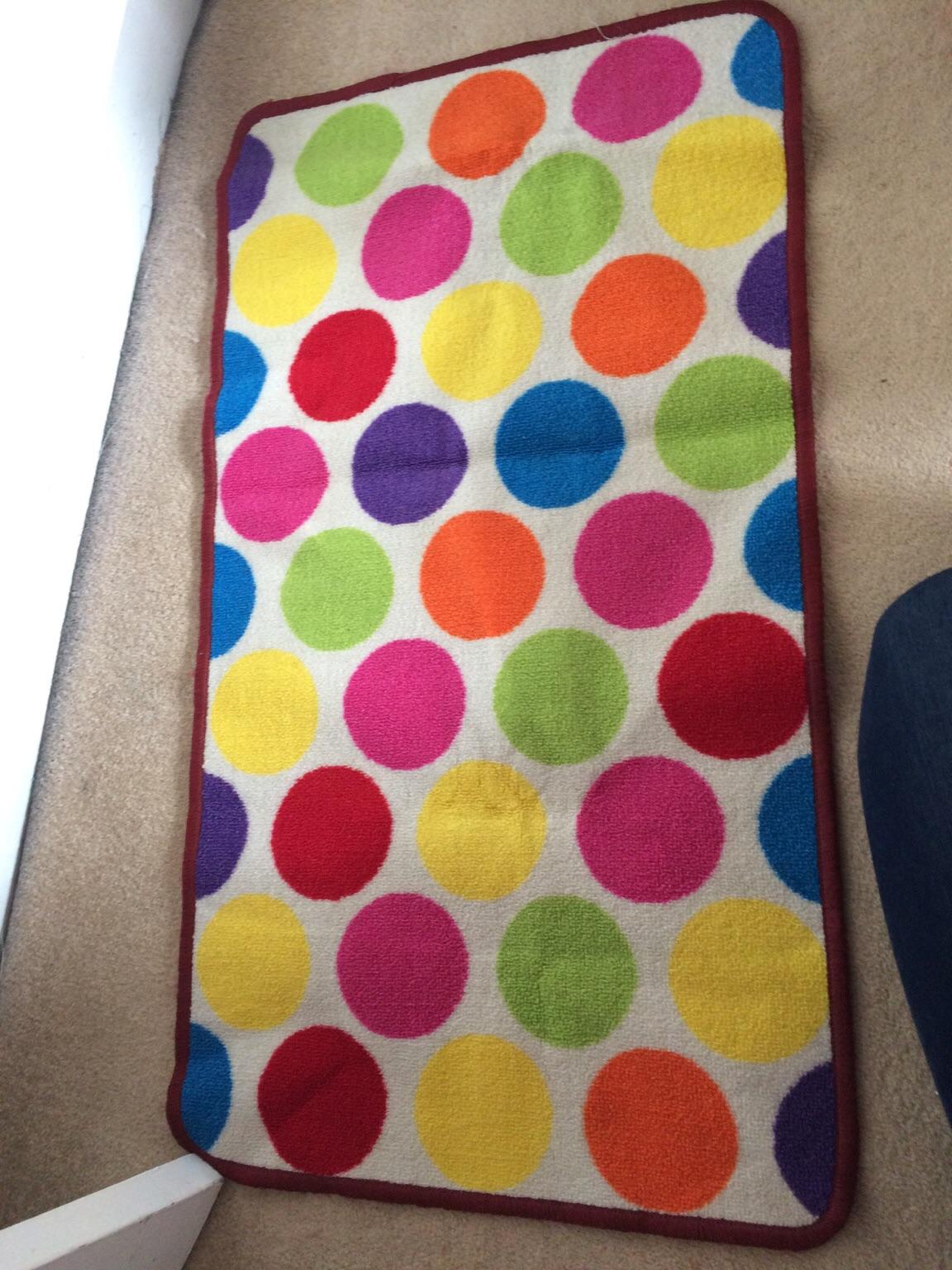 Spotty rug in WV10 Wolverhampton für £ 4,00 zum Verkauf | Shpock AT