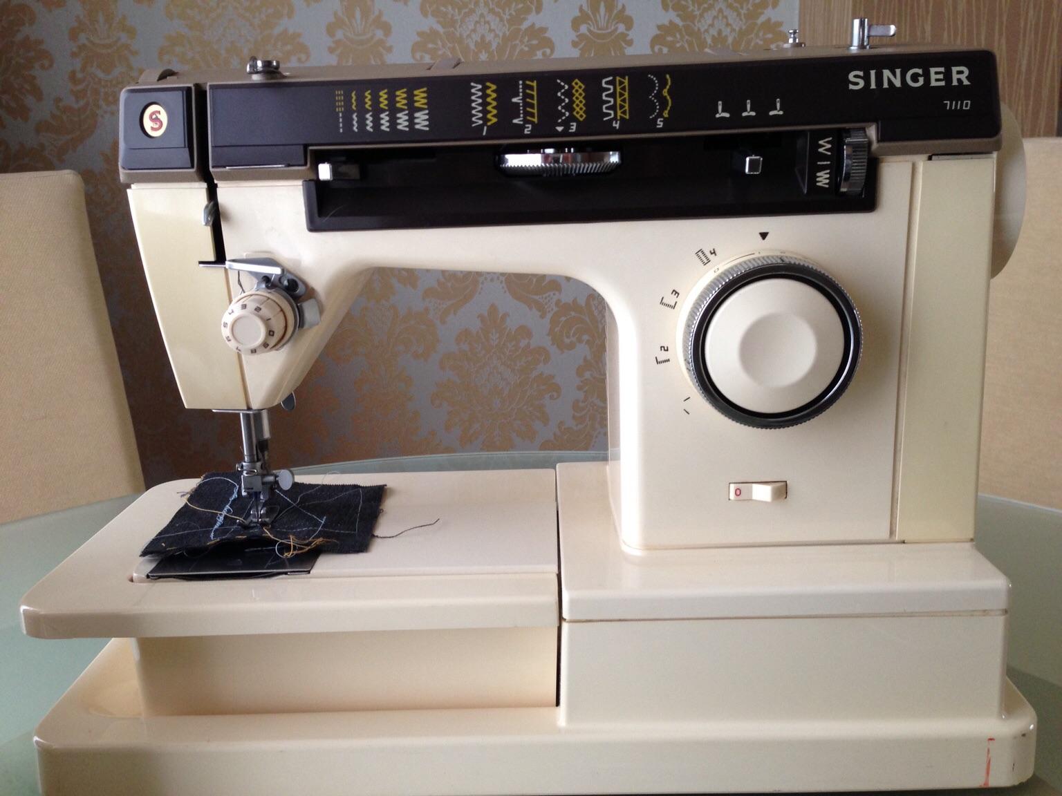 Singer 7110 Electric sewing machine in WA11 Helens für 30,00 £ zum ...