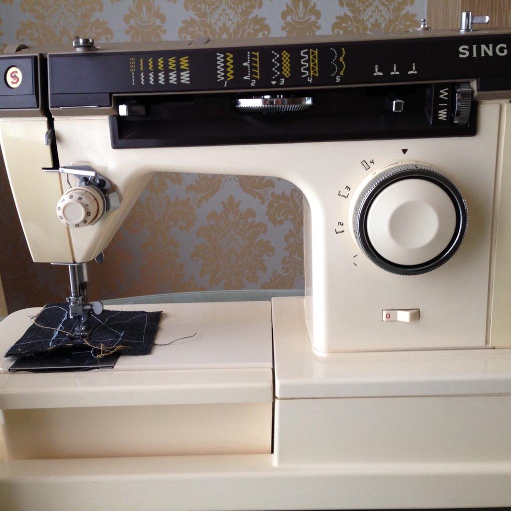 Singer 7110 Electric sewing machine in WA11 Helens für 30,00 £ zum ...