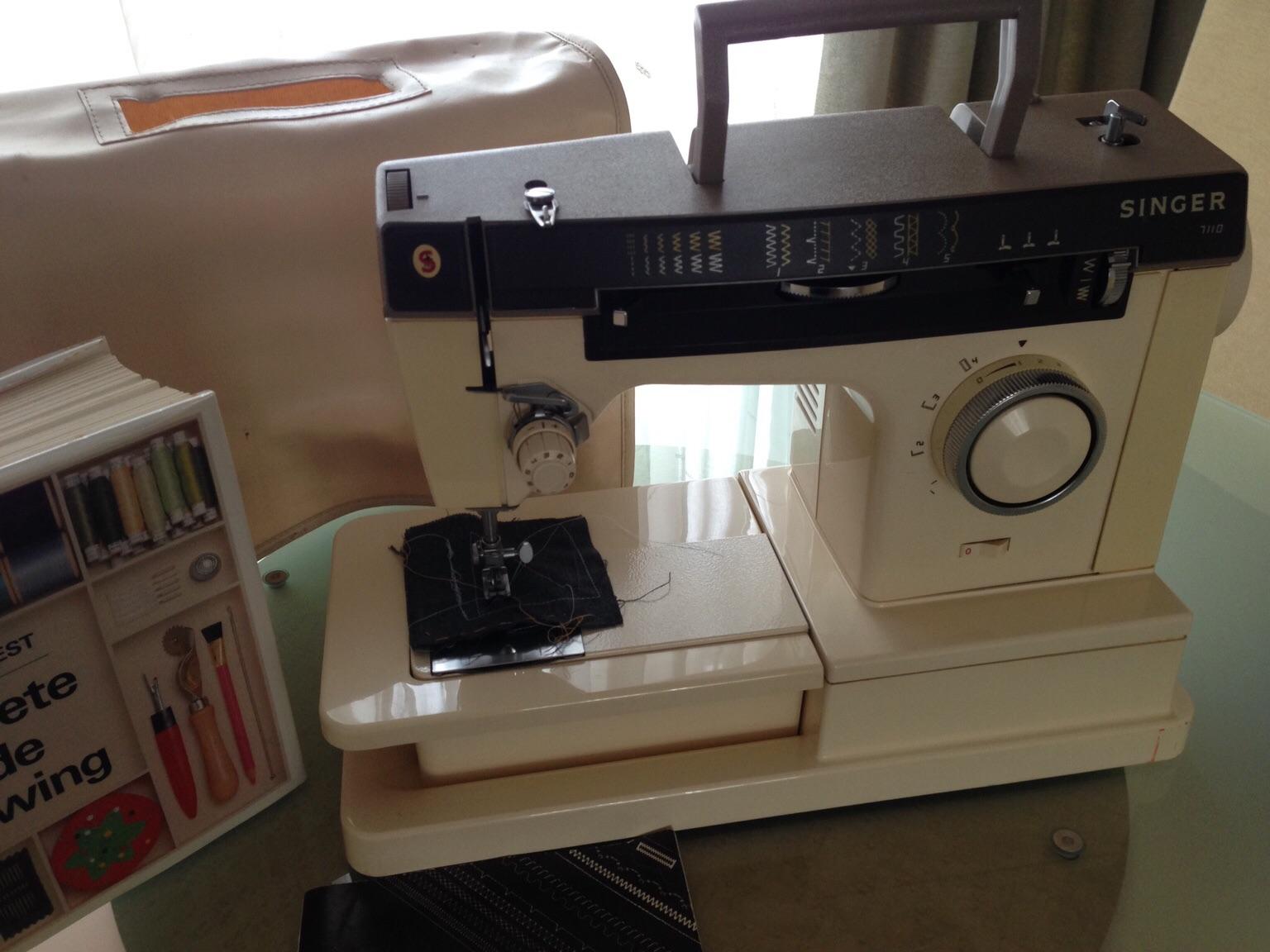 Singer 7110 Electric sewing machine in WA11 Helens für 30,00 £ zum ...