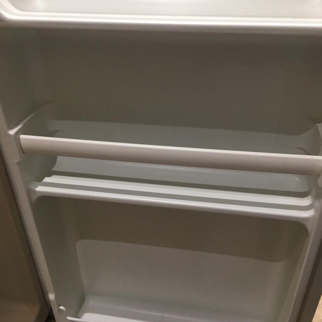 Under counter fridge freezer cool zone in CR0 London für £ 40,00 zum ...