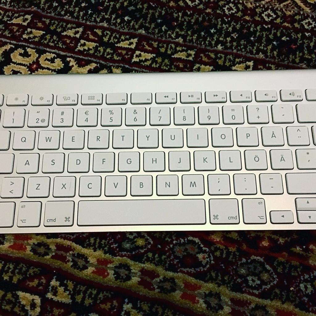 Apple bluetooth wireless keyboard/tangentbord in 11736 Stockholm for ...