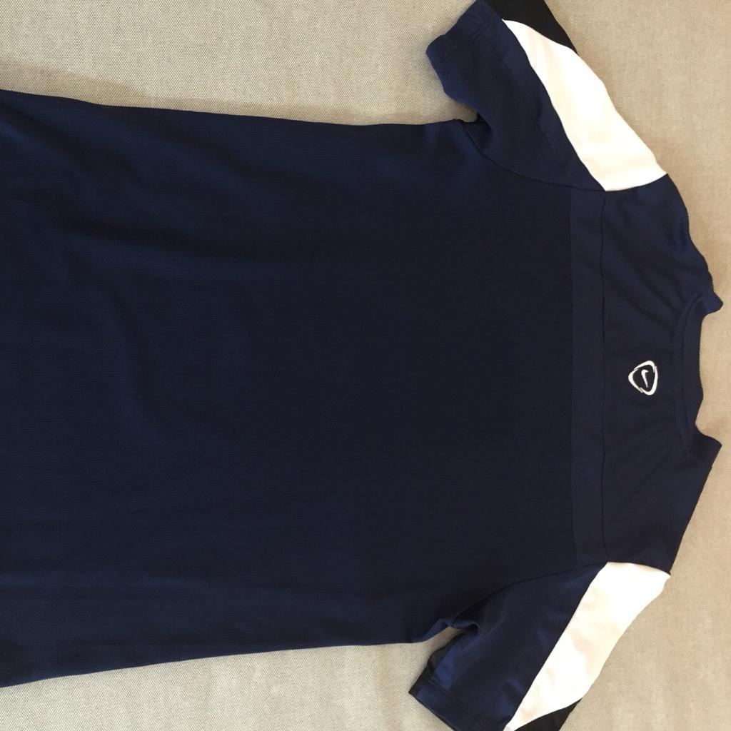 Original Red Bull Dress Shirt Kids in 5112 Lamprechtshausen for €8.00 ...