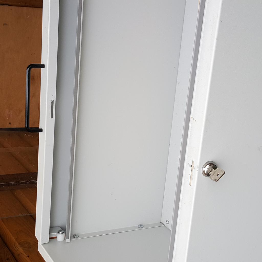 STORAGE CABINET in SW6 Fulham für £ 15,00 zum Verkauf | Shpock AT