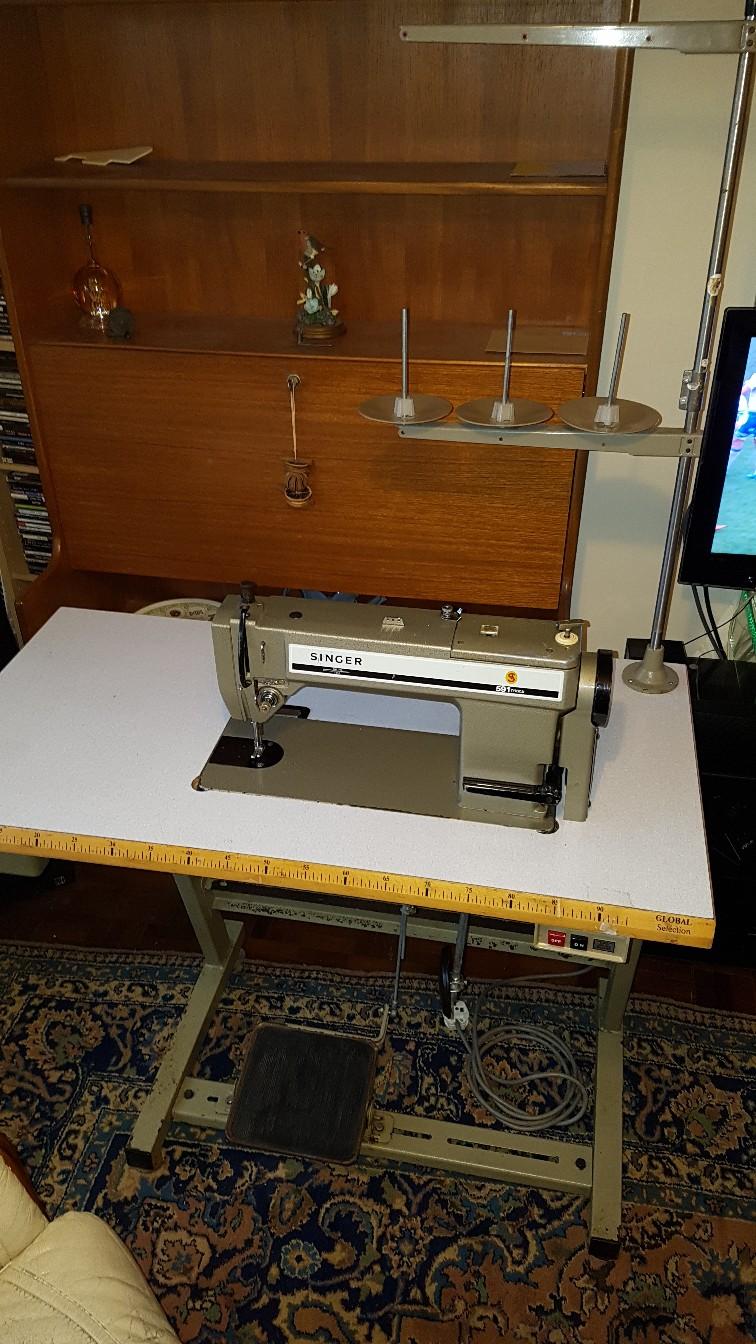 Singer 591 sewing machine with stand in WD3 Rivers für 250,00 £ zum ...