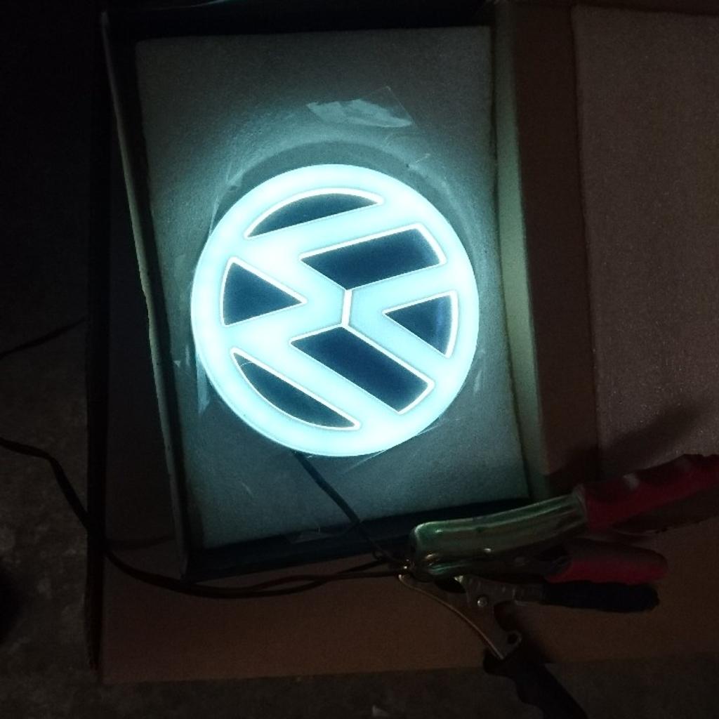Beleuchtete VW Emblem in 6840 Götzis für € 15,00 zum Verkauf | Shpock AT