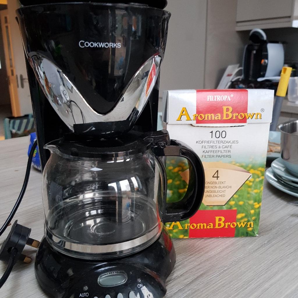 Coffee machine and filters in London Borough of Havering für 3,00 £ zum ...