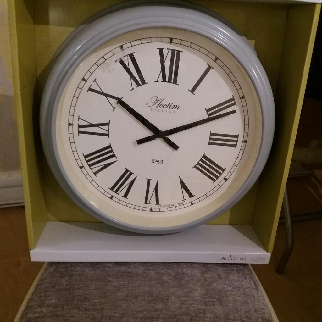 Large grey kitchen clock in DA5 London für 12,00 £ zum Verkauf | Shpock DE